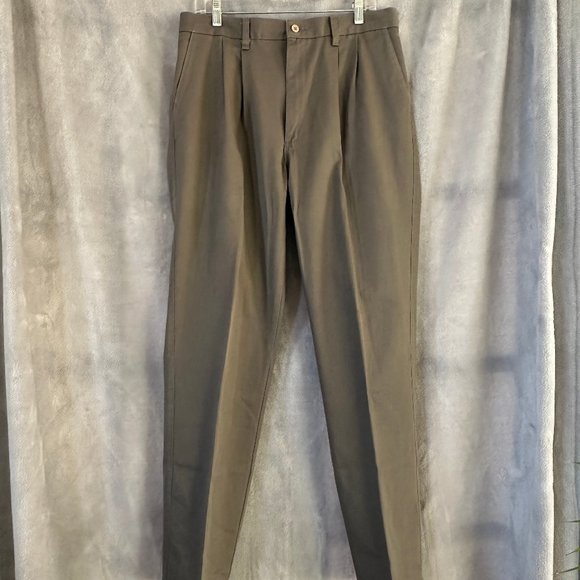 Wrangler | Pants | Wrangler Riata Pleated Front Mens Pants 33x34 | Poshmark